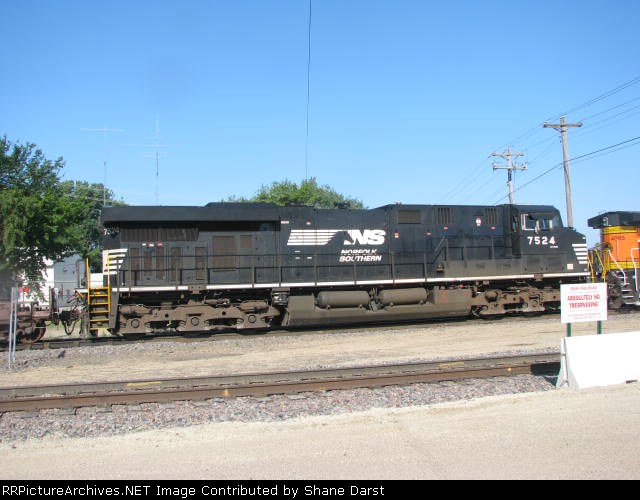 NS 7524